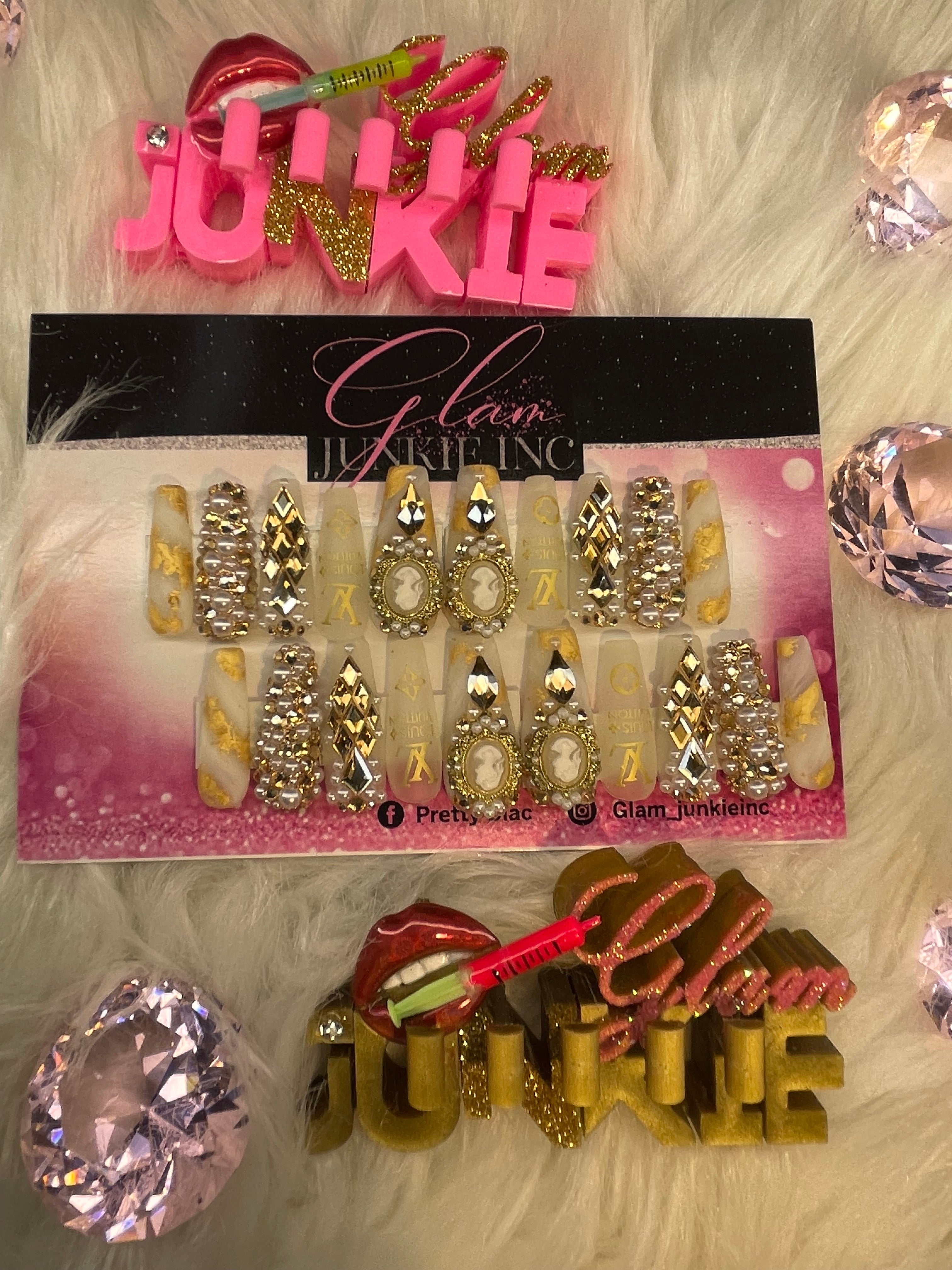 Victorian lady | Glam Junkie Inc.